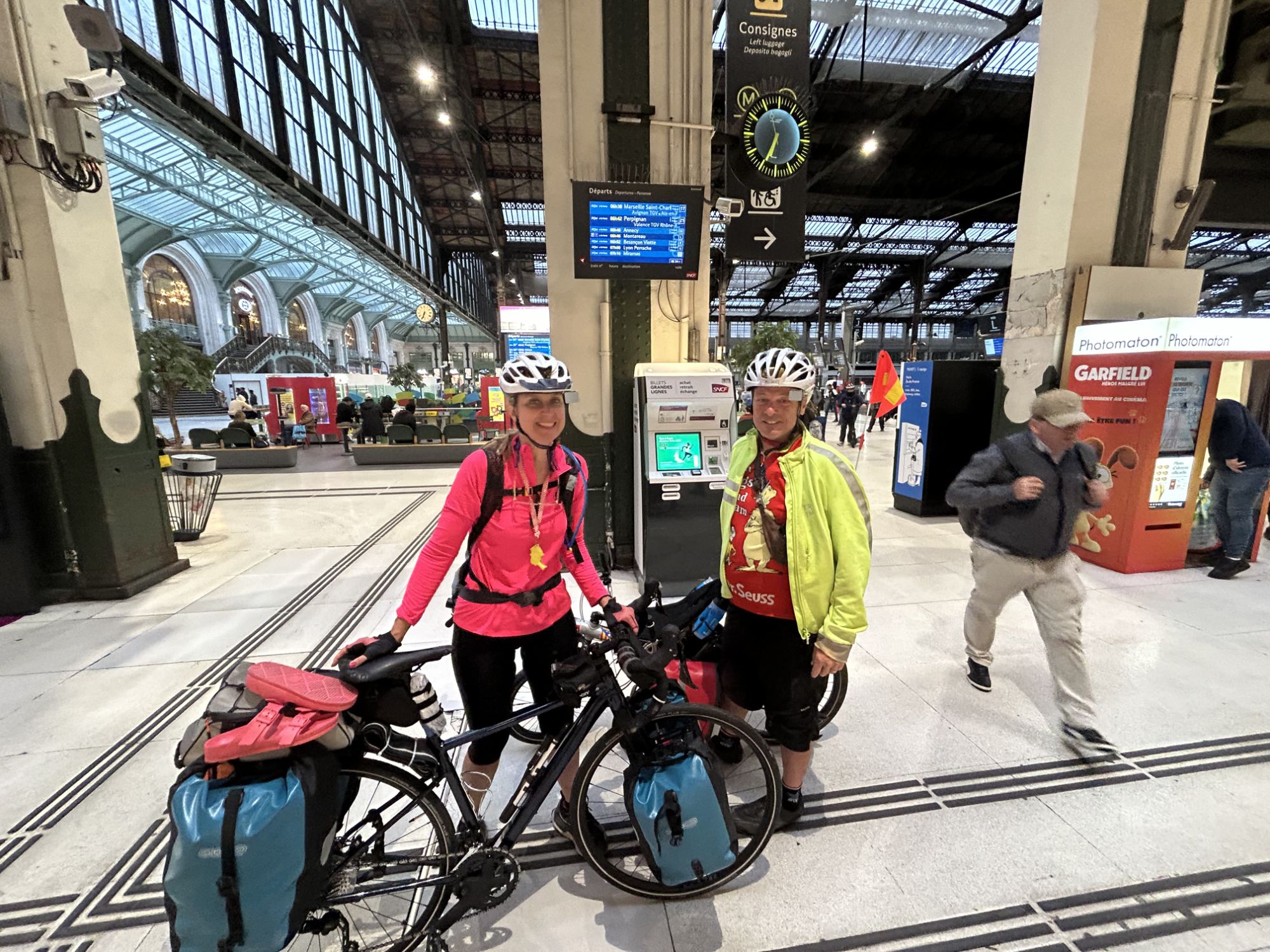 And Then We Were in Paris – Cyclo Nomad